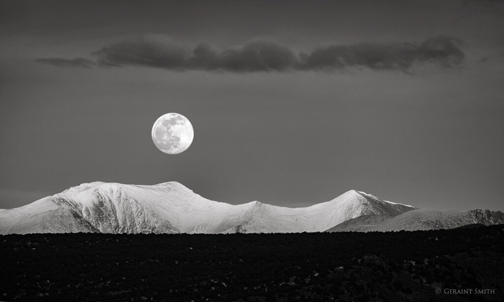 Wolf Moon Rising, Taos Mountain, Abiquiu Lake. | Geraint Smith Photography